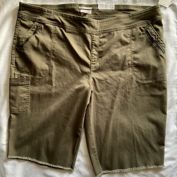 Westbound | Shorts | Westbound The Park Ave Fit Mid Rise Skimmer Green ...